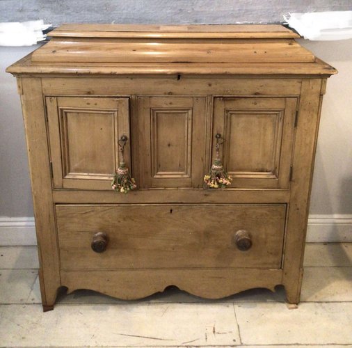 Antique English Country Pine Buffet for sale at Pamono
