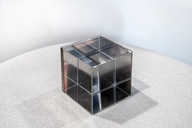 Kubischer Briefbeschwererrahmen aus Glas & Edelstahl von Bob Cornell ...