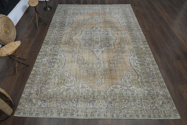 Vintage Middle Eastern Style Rug, 1960s for sale at Pamono