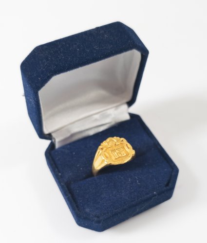 Chinese 24k .999 Gold Ring with Shou Characters and Bat for sale at Pamono