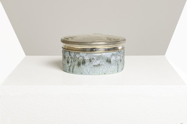 Daum Nancy Enameled Glass Swan Box, 1890s for sale at Pamono