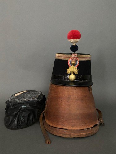 Französischer Infanterie-Grenadier-Offizier Shako Box y Alfred Hadengue ...
