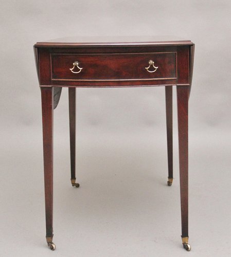 18th Century Mahogany Pembroke Table, 1780s for sale at Pamono