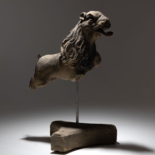 Fragment of Gothic Lion in Sandstone for sale at Pamono