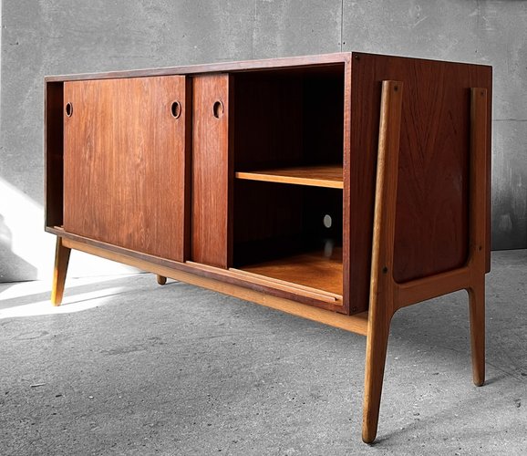 Dänisches Mid-Century Teak Sideboard von Omann Jun, 1960er bei Pamono ...