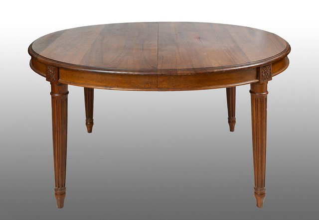 Antique Napoleon III Oval Table in Walnut for sale at Pamono