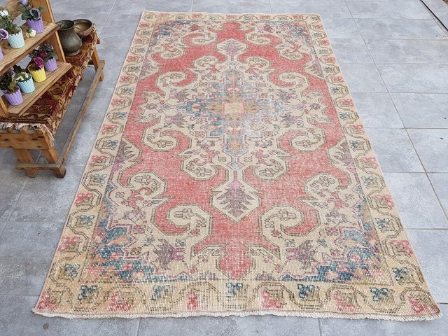 Turkish Nomadic Pastel Wool Aztec Oushak Rug, 1960s for sale at Pamono