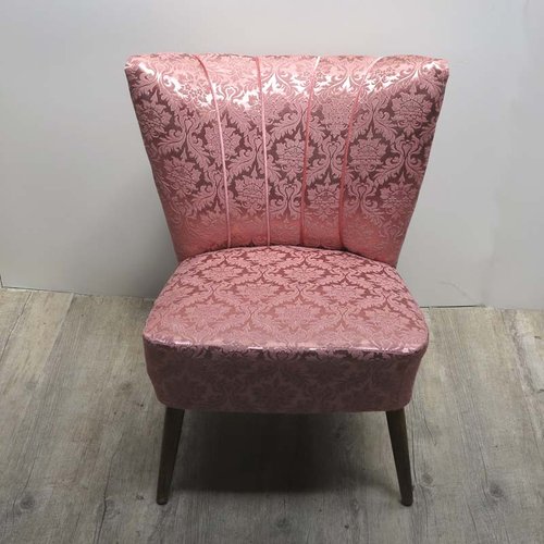 Mid-Century Pink Cocktail Chair with Slanted Legs for sale at Pamono