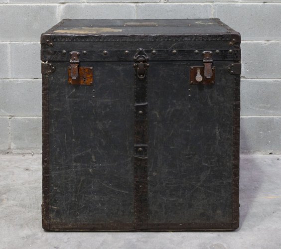 Antique Travel Trunk, 1890s for sale at Pamono