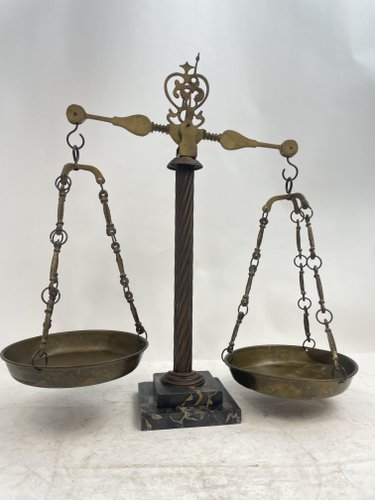 Balance Vintage en Bronze et en Marbre, 1920s en vente sur Pamono