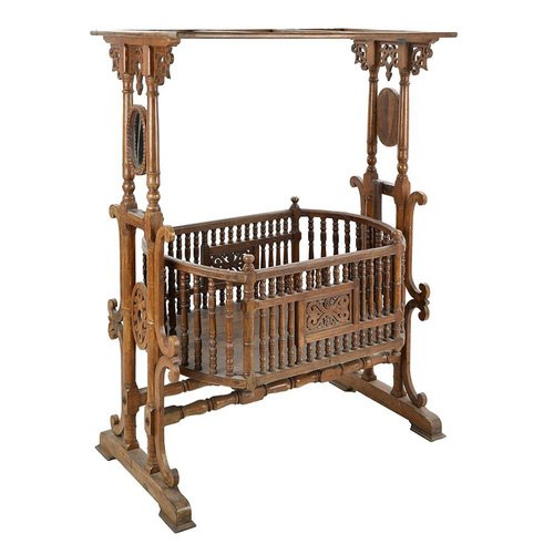 20th Century Wooden Cradle for sale at Pamono