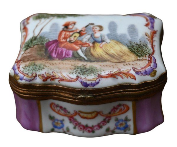 Meissen Style Porcelain Snuff Box from Samson for sale at Pamono