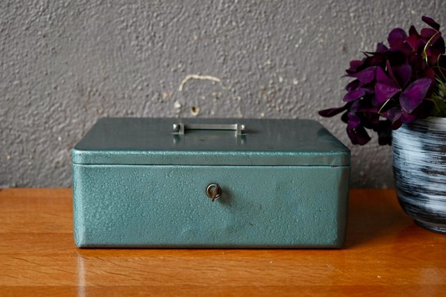 Gray Metal Case, 1930s for sale at Pamono