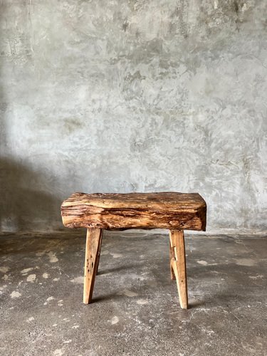 Small Organic Quadripod Bench in Blonde Asian Teak, Satu for sale at Pamono