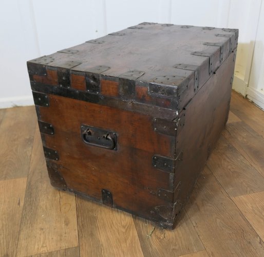 Large Lined Iron Banded Travel Trunk by H D Dean, 1890s for sale at Pamono