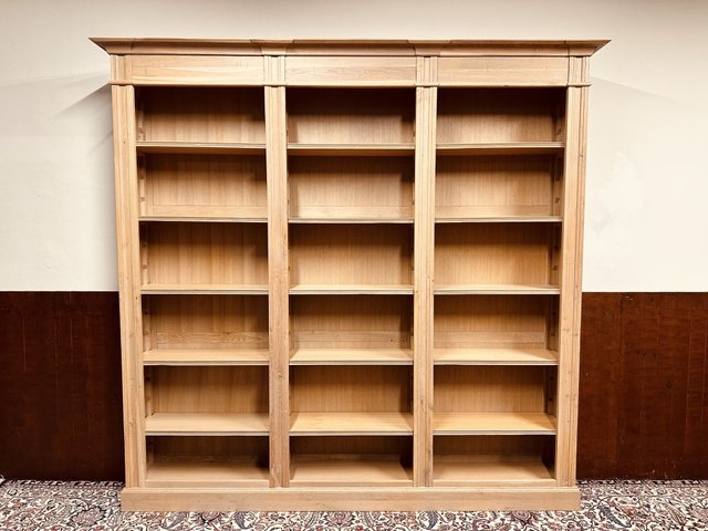 Classic Rustic Country White Oak Bookcase for sale at Pamono