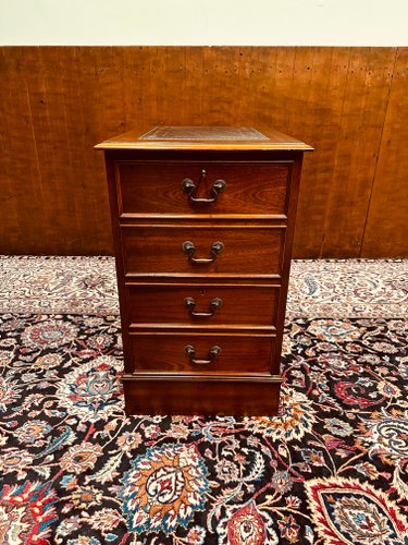 Vintage English Chesterfield Chest of Drawers for sale at Pamono