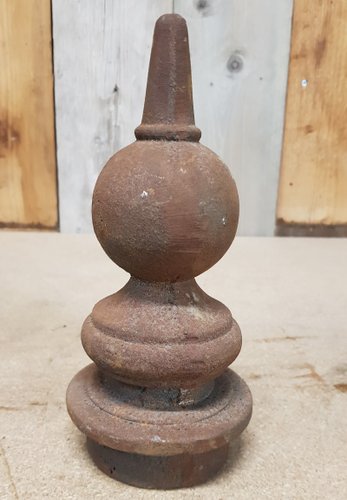 Large Cast Iron Post Head Architectural Ornament for sale at Pamono