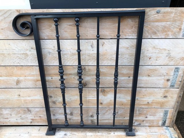 Antique French Fencing Balustrade Balcony for sale at Pamono