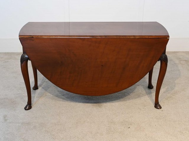 George III Mahogany Drop Leaf Table with Cabriole Legs, 1790s for sale ...