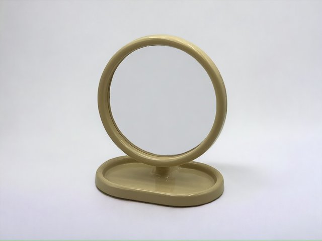 Espejo de mesa era espacial de Olaf Von Bohr para Gedy, años 70 en ...