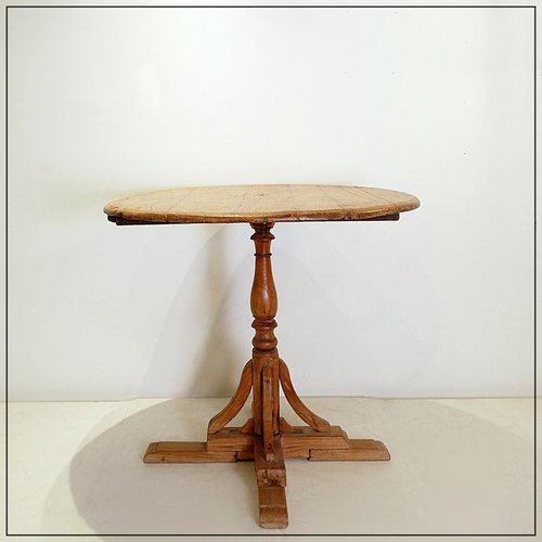Vintage Round Pedestal Table for sale at Pamono
