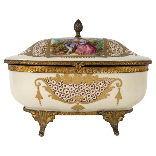 Enamelled and Gilded Box from Sèvres for sale at Pamono