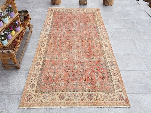 Anatolian Kurdish Floor Rug, 1950 for sale at Pamono
