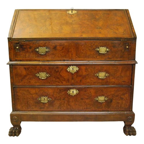 Queen Anne Walnut Bureau, 1710 for sale at Pamono