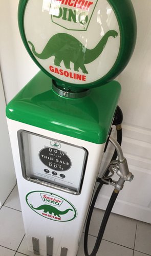 American Sinclair Dino Gasoline Fuel Pump for sale at Pamono