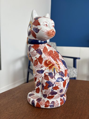 Porcelain cat statue store