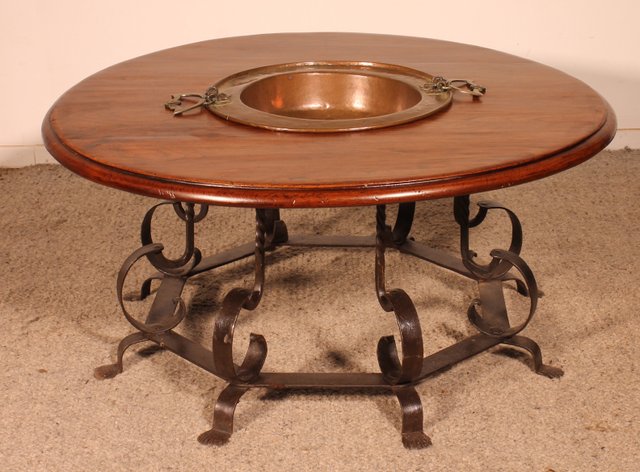 18th Century Round Coffee Table with Brazier for sale at Pamono