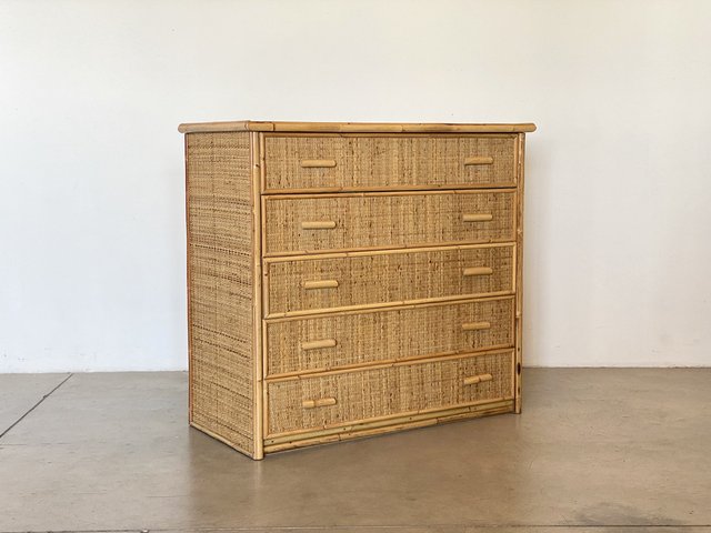 Commode à Tiroirs en Osier et Bambou, 1970s en vente sur Pamono