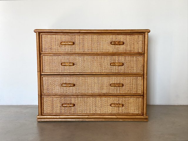 Commode à Tiroirs en Osier et Bambou, 1970s en vente sur Pamono