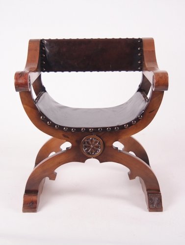 Italian Renaissance Armchair in Walnut from Bergier Art for sale at Pamono