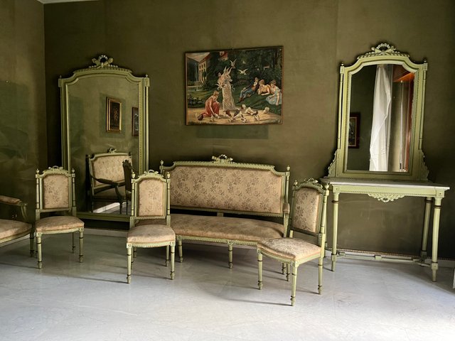 Venetian Living Room Set, Early 1900s, Set of 9 for sale at Pamono