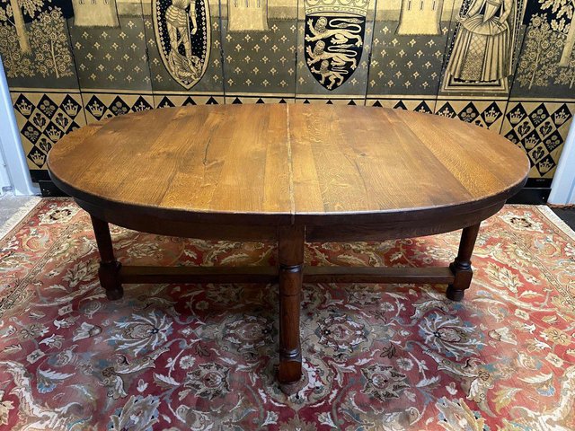 Louis Xiii Rustic Oval Dining Table in Oak for sale at Pamono