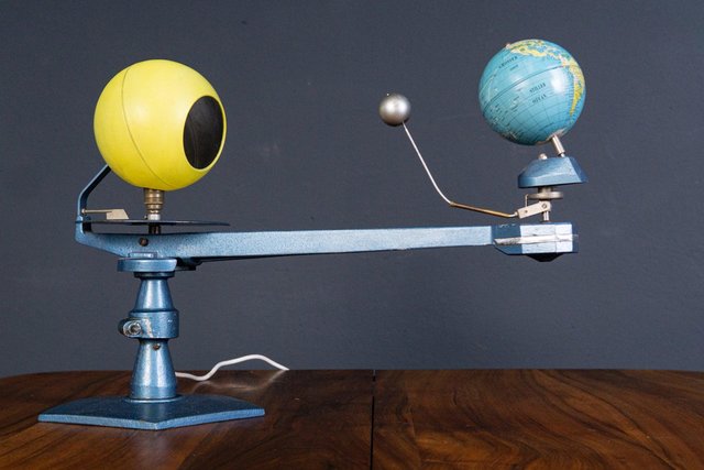 Tellurium with Planet Earth, Moon and Sun Models for sale at Pamono