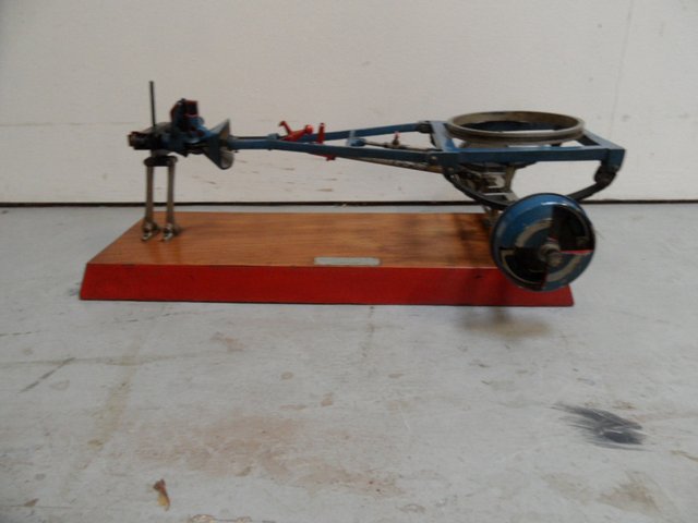 Vintage School Scale Model Bodywork, 1960s for sale at Pamono