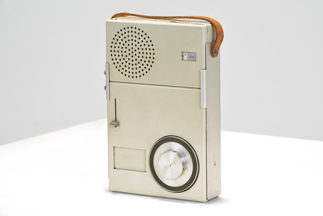 TP1 Phono Transistor Radio by Dieter Rams for Braun Ag, Germany, 1959 for sale at Pamono