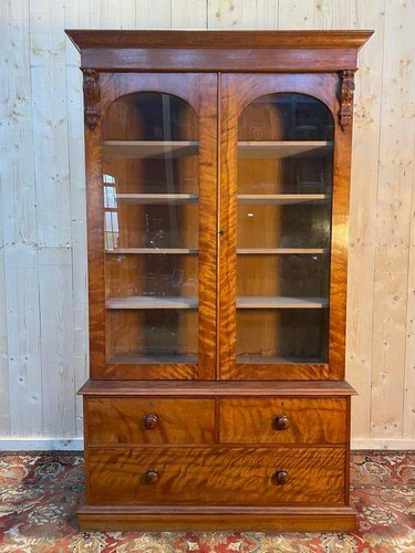 English Style Display Cabinet for sale at Pamono