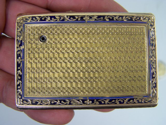 Golden Snuff Box on Tray, 1815 for sale at Pamono