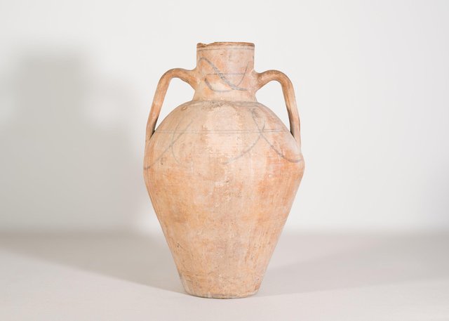 19th Century Rustic Spanish Terracotta Amphora for sale at Pamono