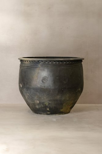 Large Grey Asian Pot for sale at Pamono
