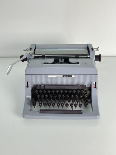 Italian Linea 88 Typewriter by Ettore Sottsass for Olivetti, 1966 for ...