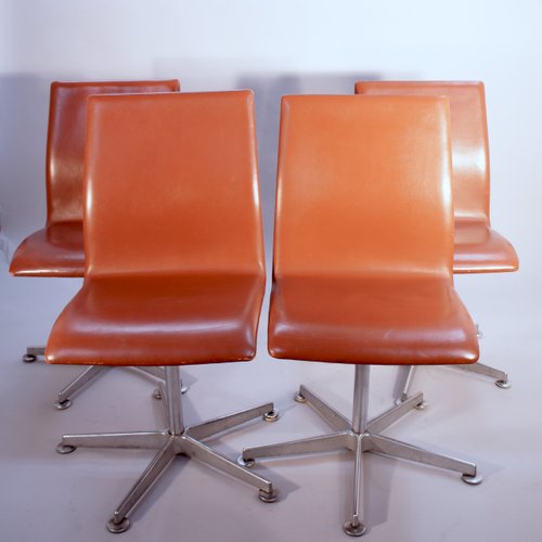 Danish Red Leather Oxford Swivel Chairs by Arne Jacobsen for Fritz ...