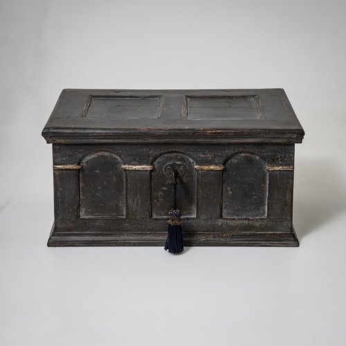 Baroque Style Chest on Stand, 20th Century for sale at Pamono