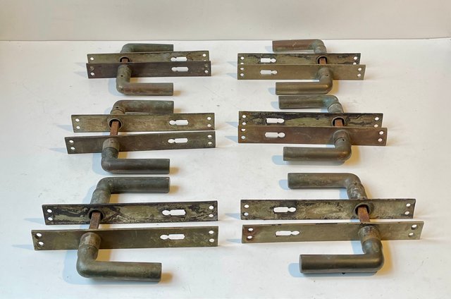 Art Deco Scandinavian Door Handles in Brass, 1930s, Set of 6 bei Pamono ...