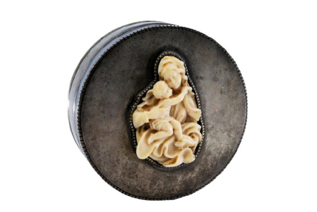 Plain Silver Box with Circular Shape and Pearly Edges with Lady and Boy ...