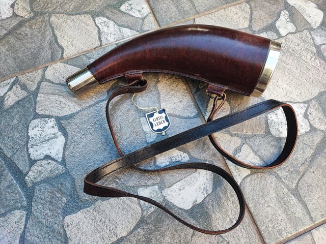Leather Hunter's Horn Carafe, 1960s-1970s for sale at Pamono